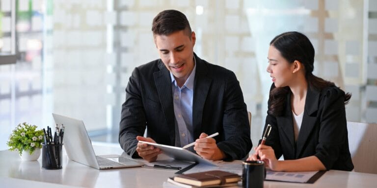 Top 4 Ways To Manage a Counter Offer From an Employee - Empower HR